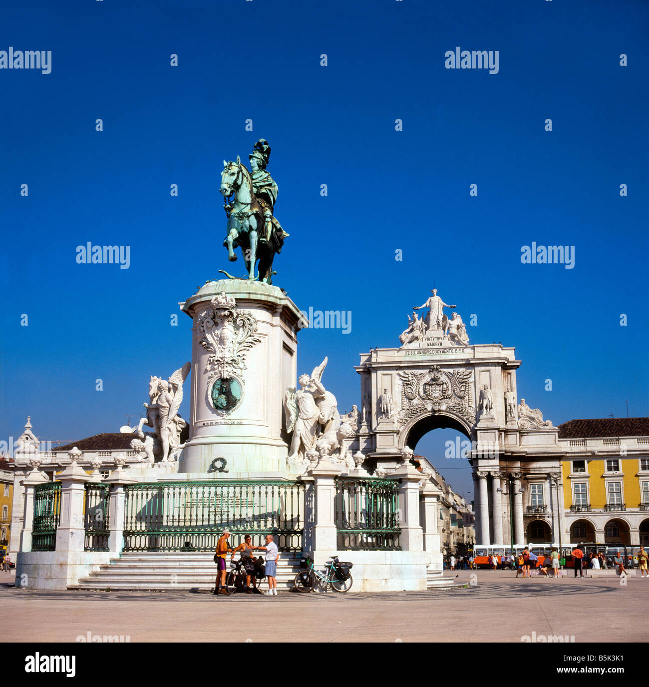Square with statue in Lisbon, Portugal Stock Photo - Alamy