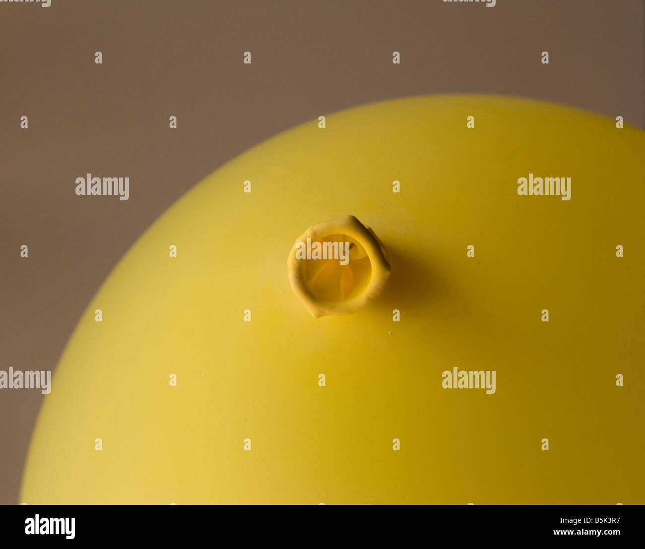 Party balloon knot close up hi-res stock photography and images - Alamy