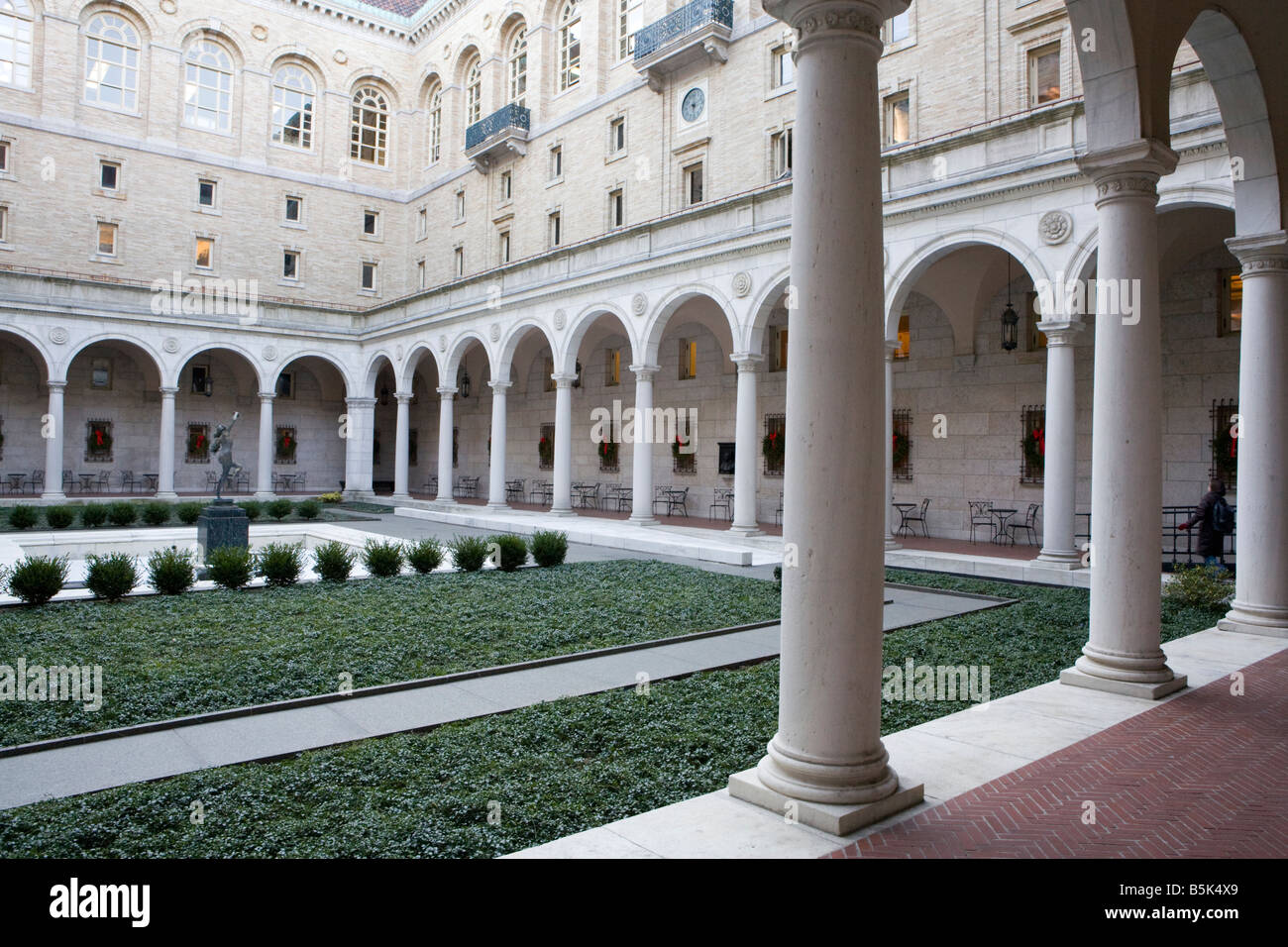 Courtyard of Science Museum and Library Boston Stock Photo - Alamy