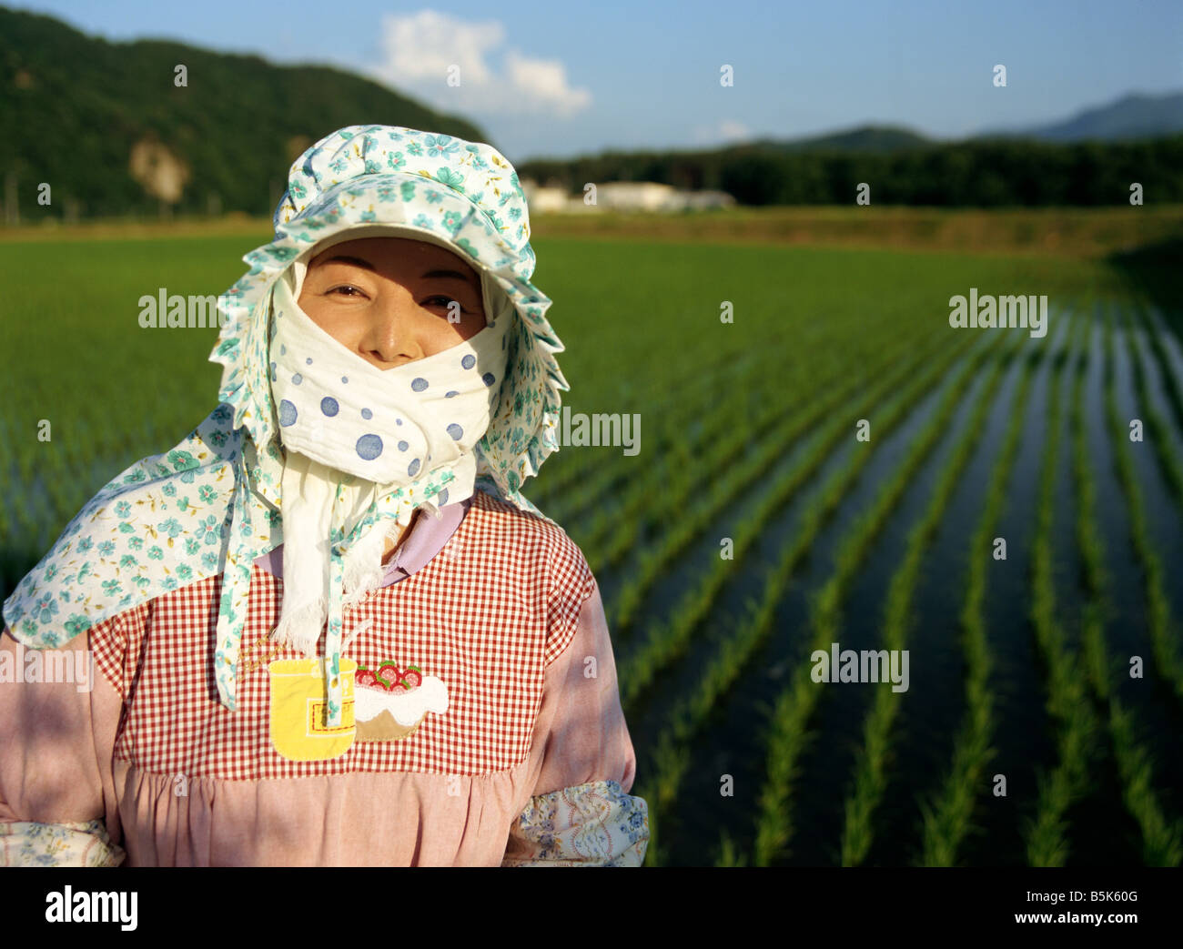 Farmer japan looking at camera hi-res stock photography and images - Alamy