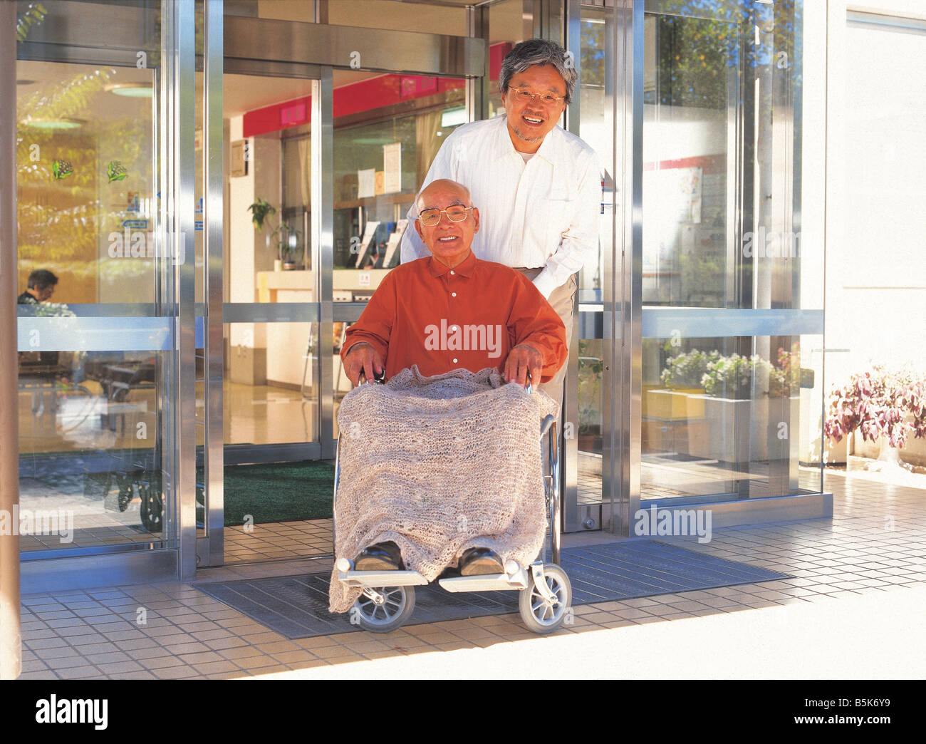 Patient discharge hospital hi-res stock photography and images - Alamy
