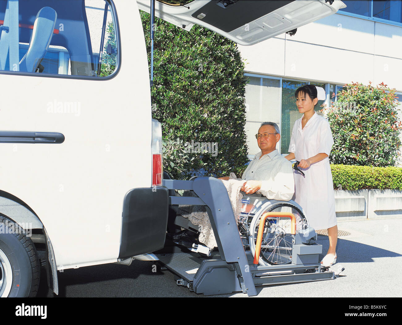 Japanese ambulance service hi-res stock photography and images - Alamy