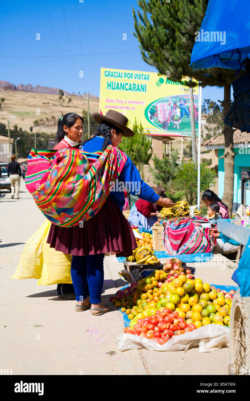 Peru shopping hi-res stock photography and images - Alamy