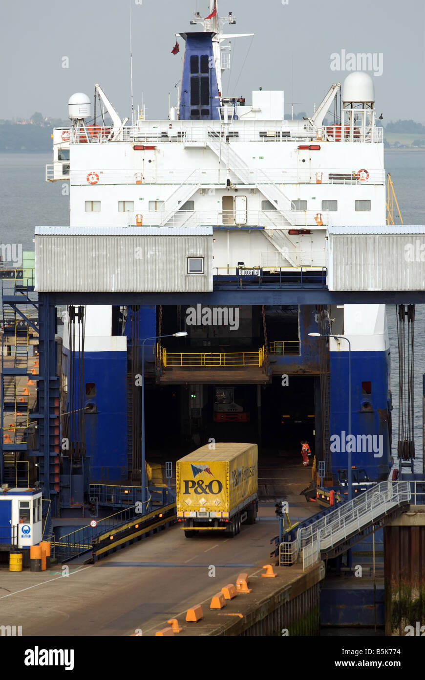 Lorries p&o ferry hi-res stock photography and images - Alamy