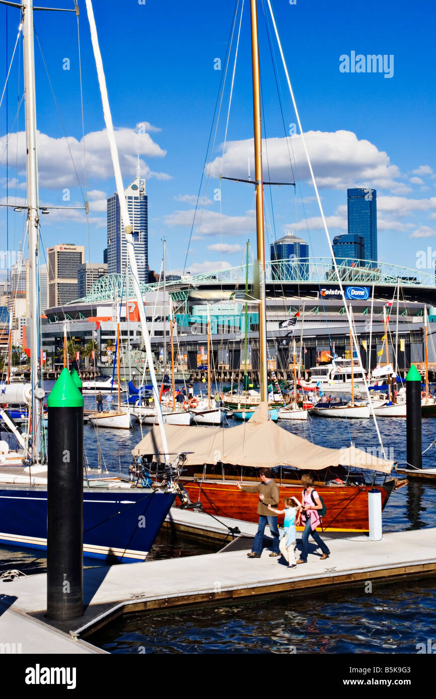 Melbourne Docklands / Victoria Harbour and the Melbourne Skyline ...