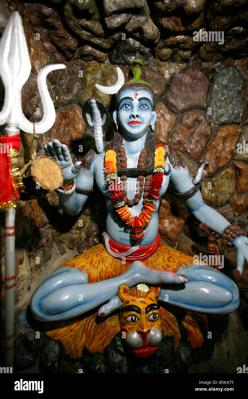 Shiva cave temple hi-res stock photography and images - Alamy