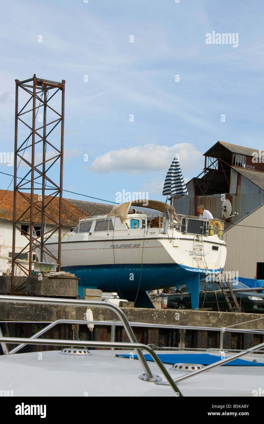 Hull repair hi-res stock photography and images - Alamy