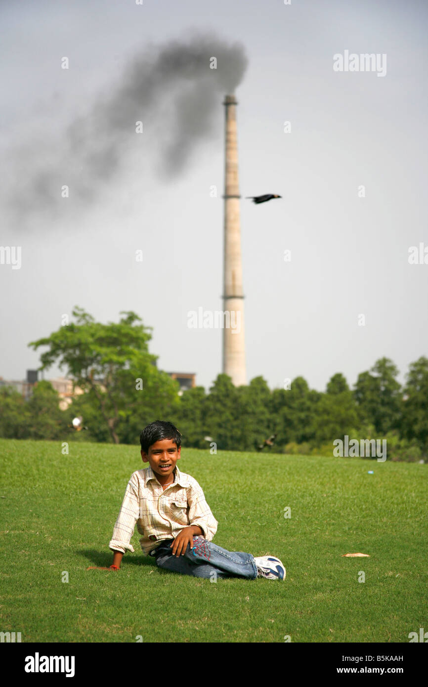 Polluting power plant hi-res stock photography and images - Alamy