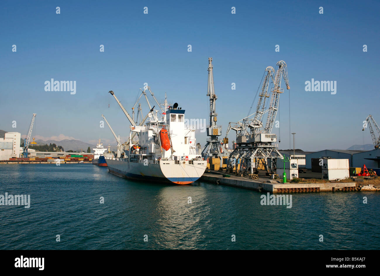 boat unloading at ploce harbour in croatia Stock Photo - Alamy