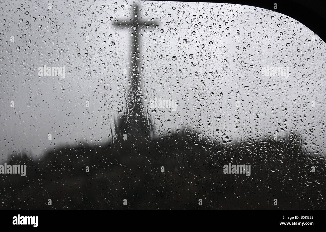 a Cross and a thousand the cross of the fallen soldier valley in spain ...