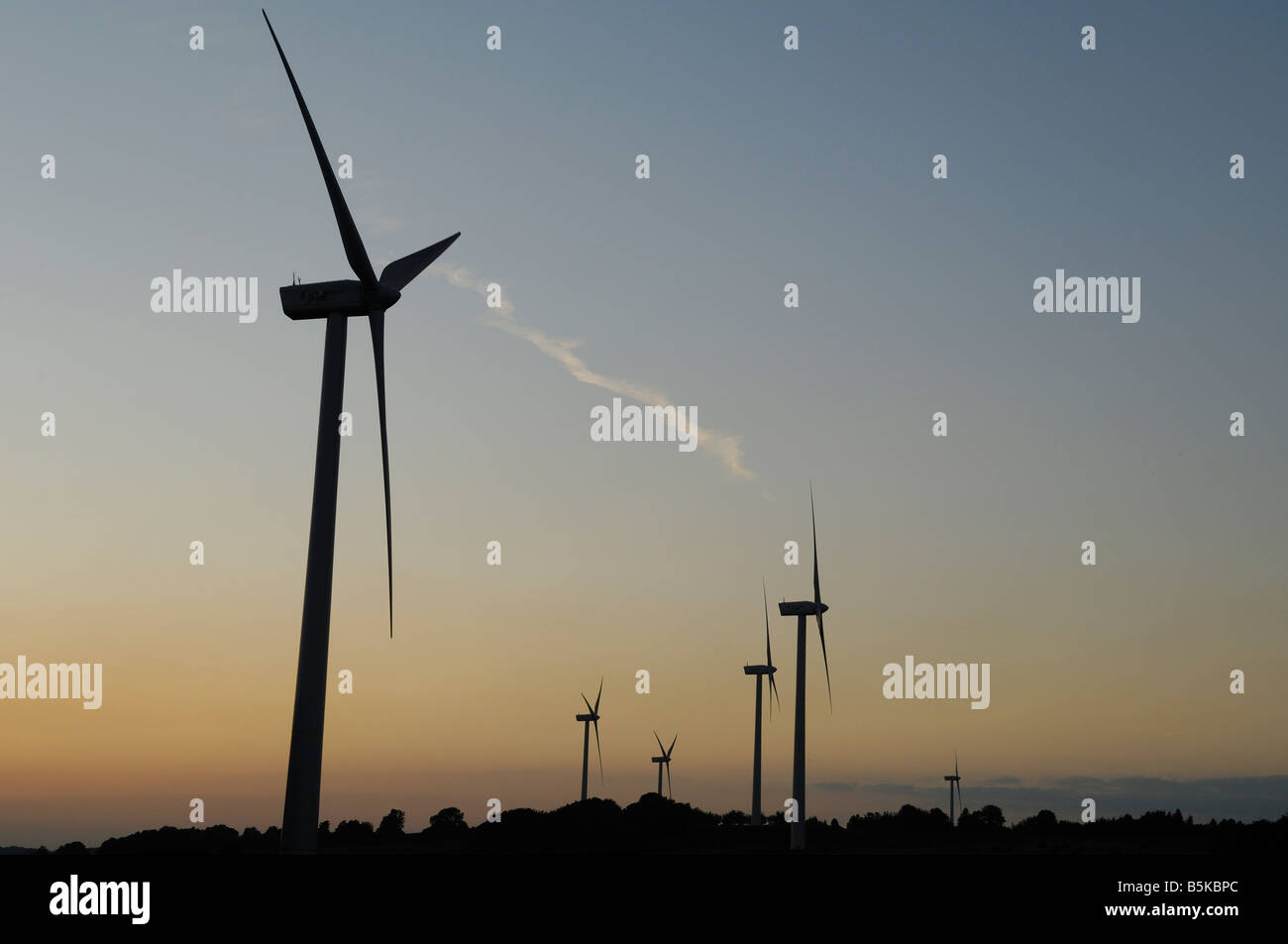 Turbines on wind farm sunset hi-res stock photography and images - Alamy
