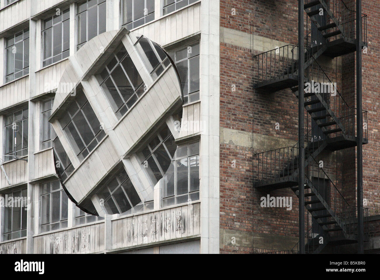 Rotating modern art hi-res stock photography and images - Alamy