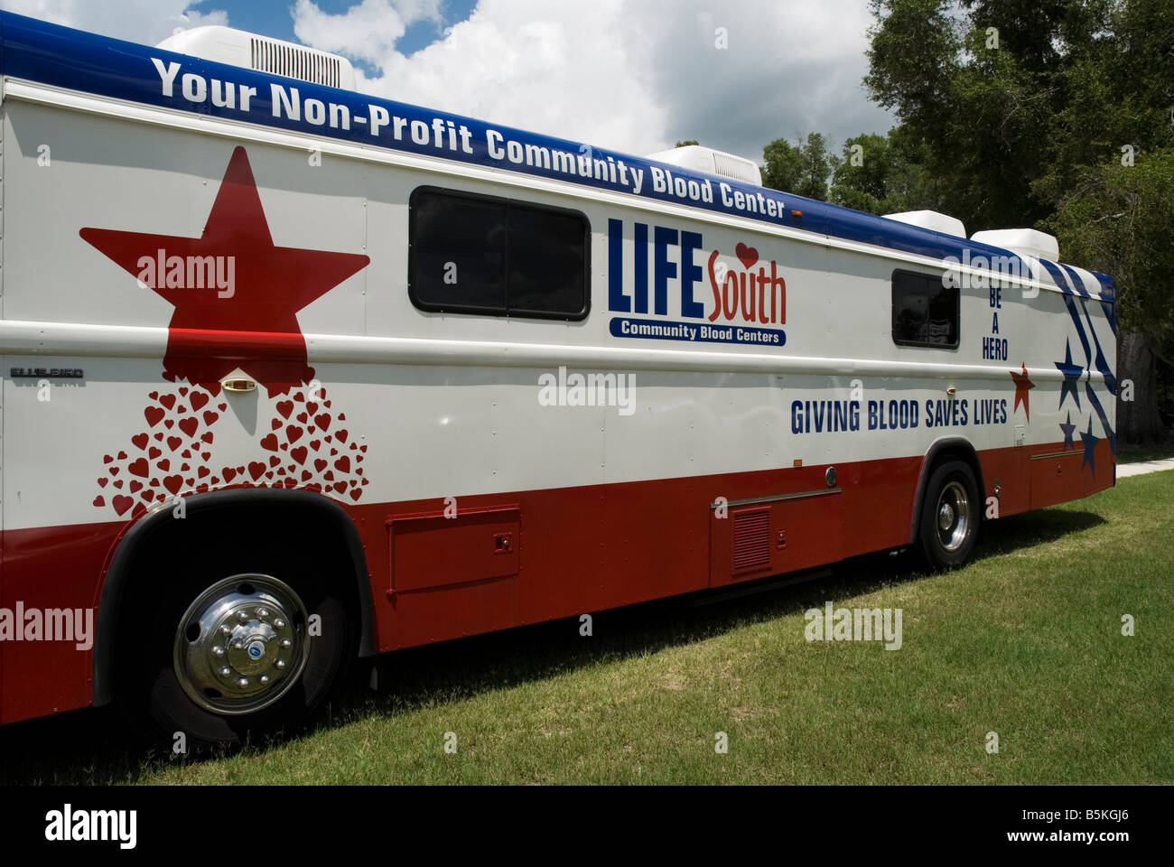 Bloodmobile hi-res stock photography and images - Alamy