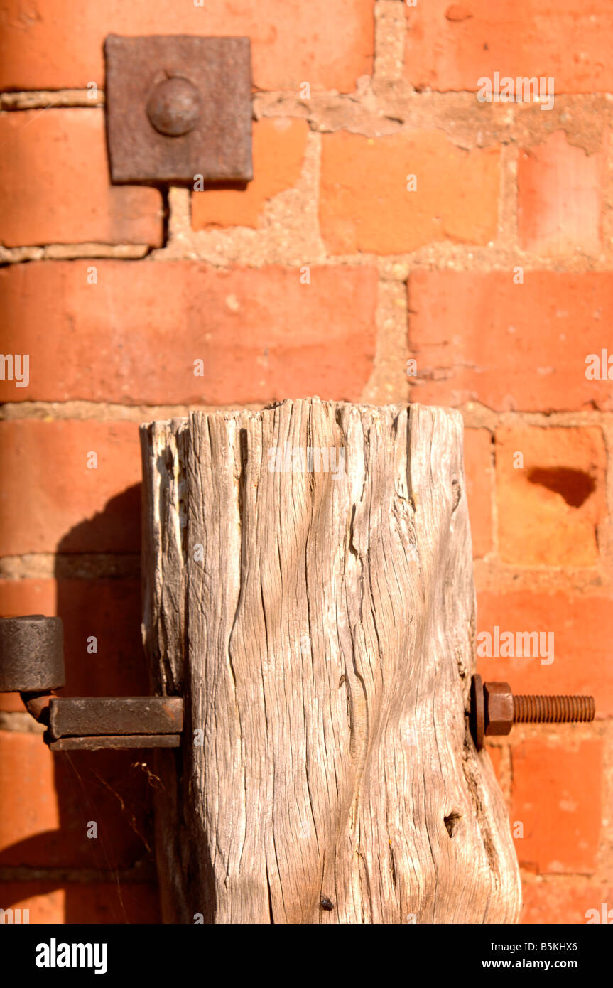 Wooden gatepost hi-res stock photography and images - Alamy