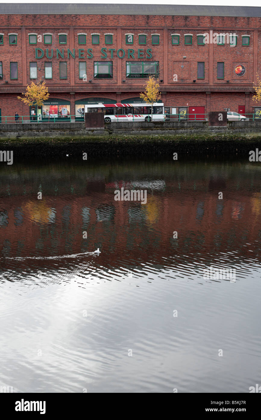 Dunnes logo hi-res stock photography and images - Alamy