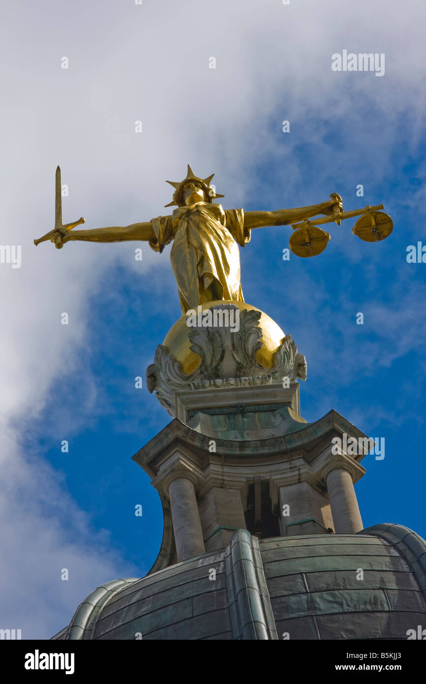 Statue of the Scales of Justice on the top of The Old Bailey Central ...