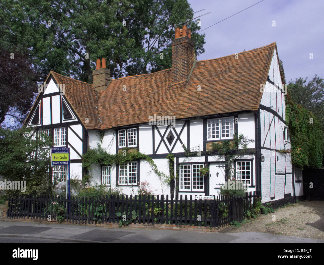 Bourne end buckinghamshire hi-res stock photography and images - Alamy