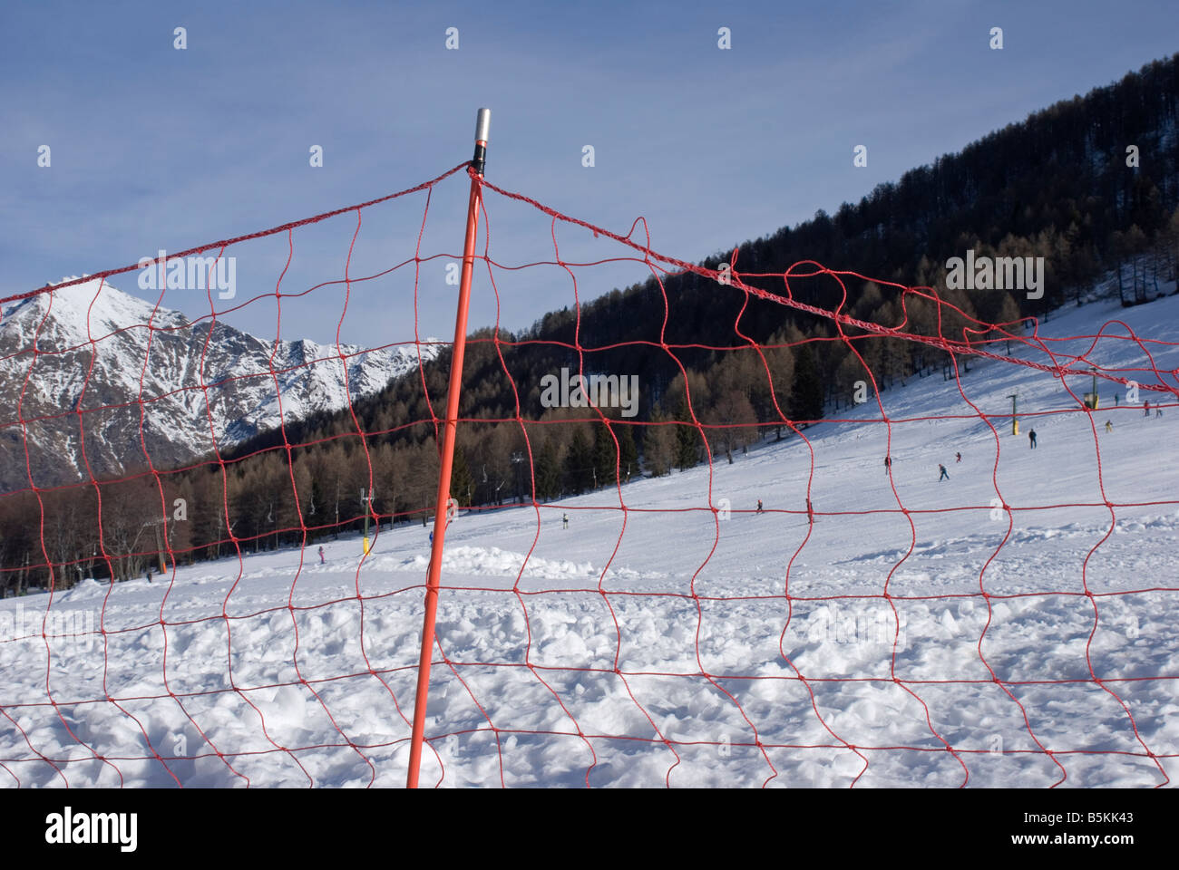 Ski safety netting hi-res stock photography and images - Alamy