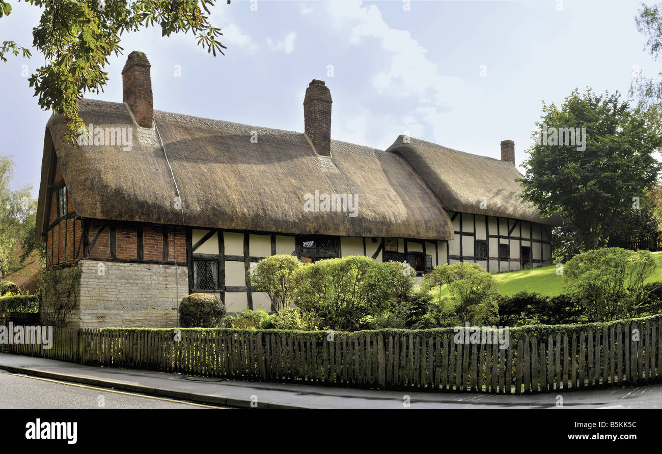 Ann anne hathaways cottage home hi-res stock photography and images - Alamy