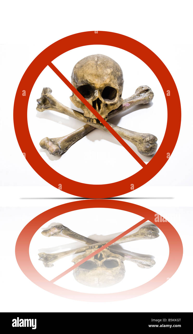 Piracy symbol hi-res stock photography and images - Alamy