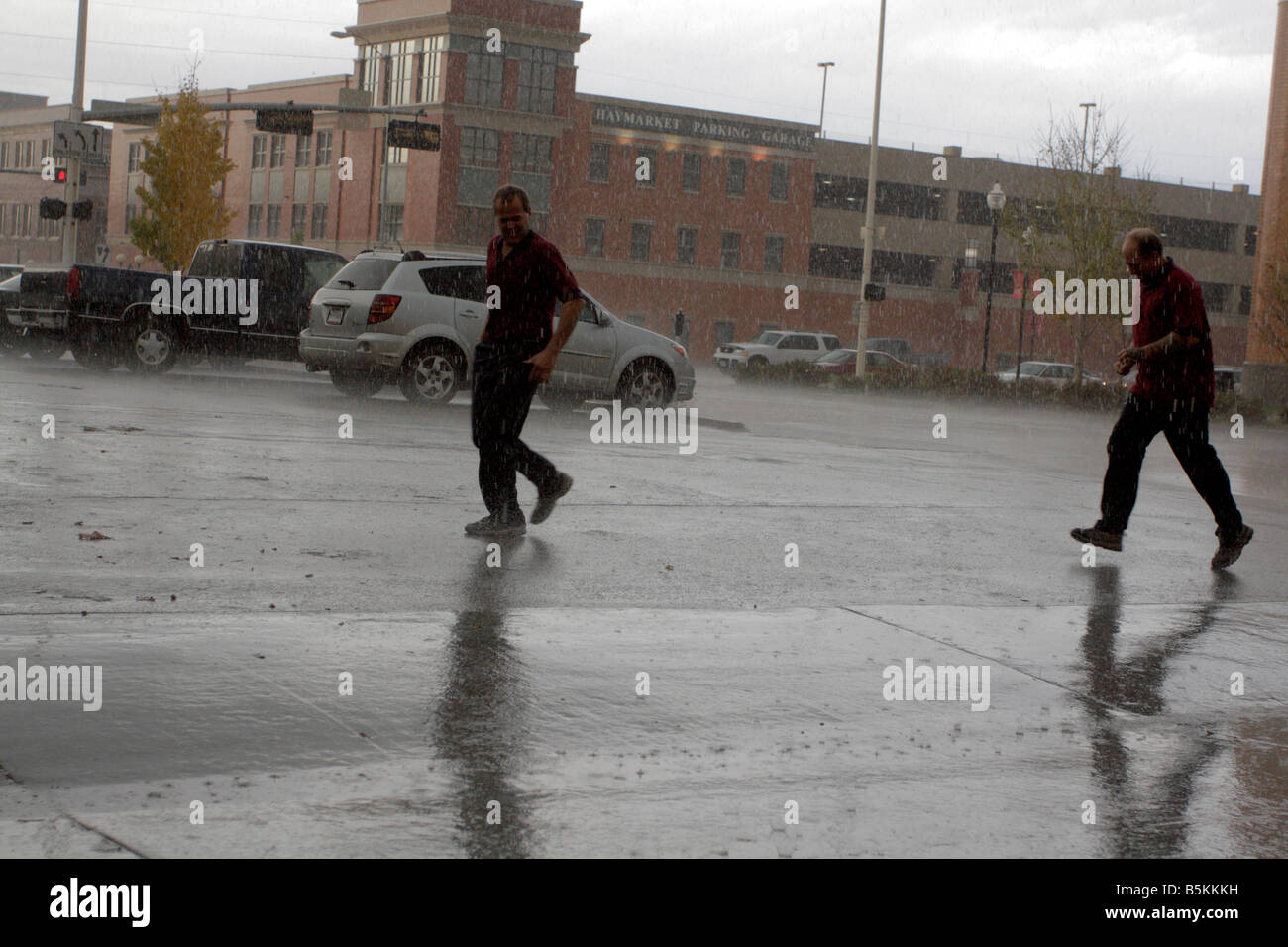 Rain splatters hi-res stock photography and images - Alamy