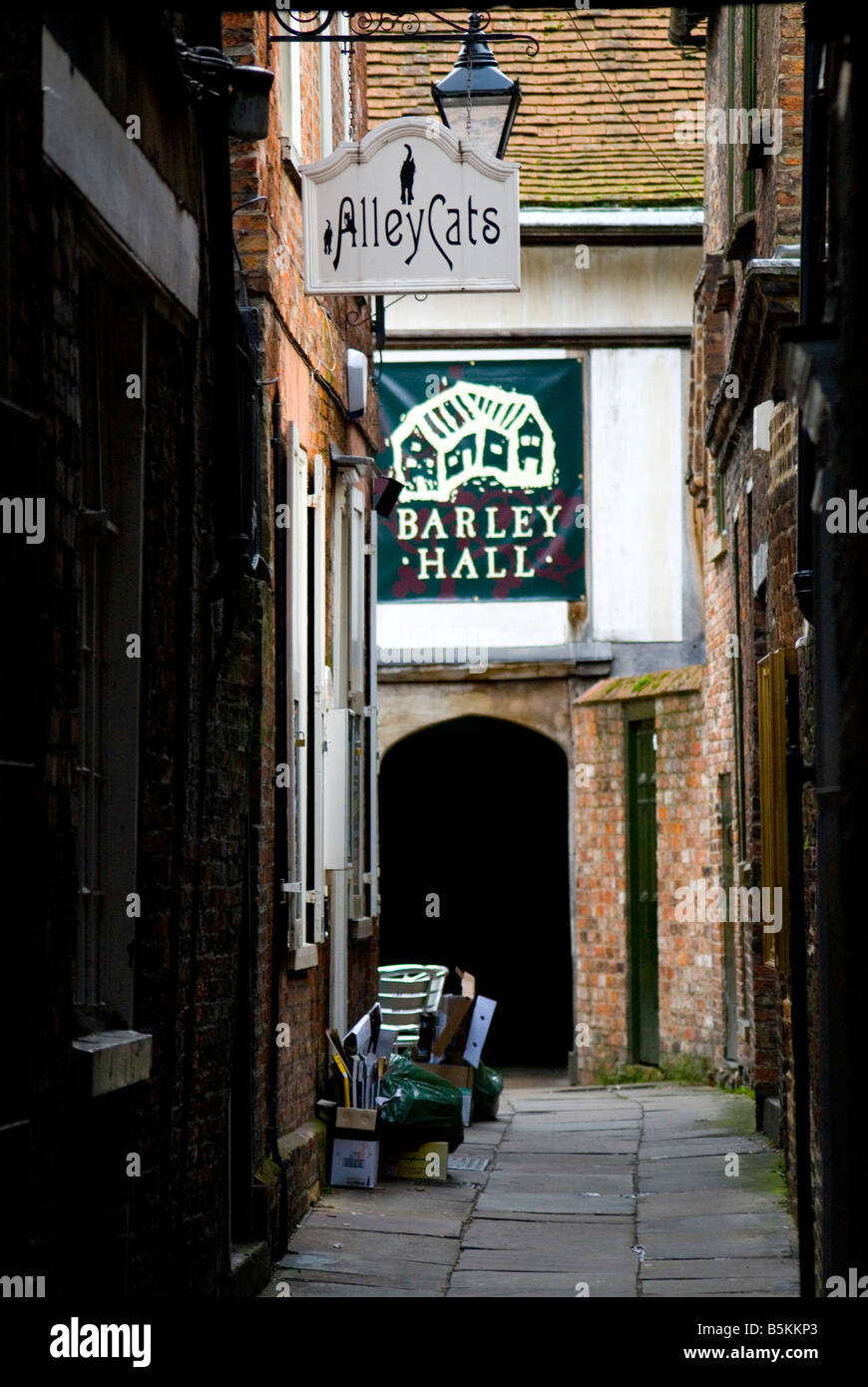 Alley-way in the City of York Stock Photo - Alamy