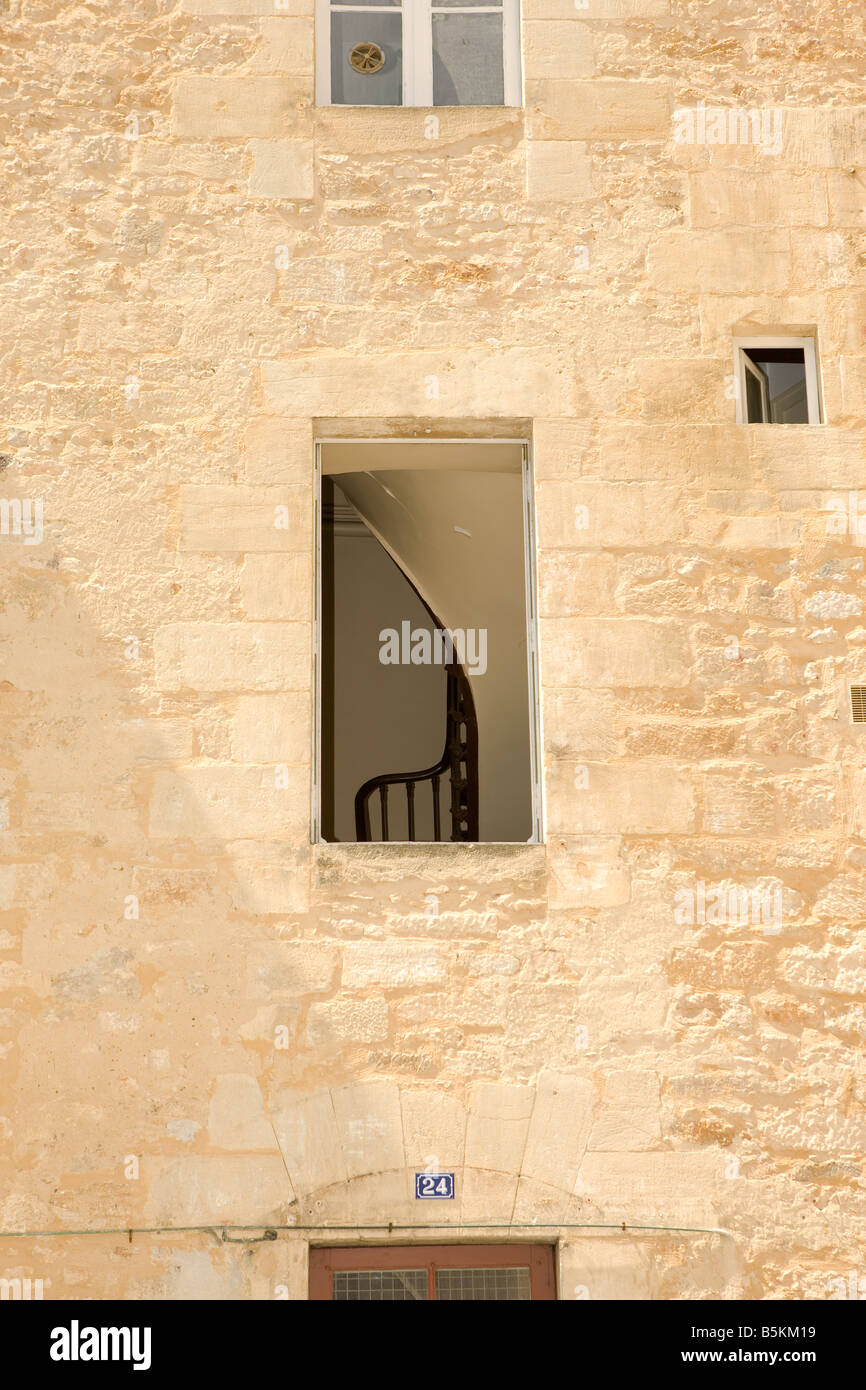 Sandstone window frame hi-res stock photography and images - Alamy