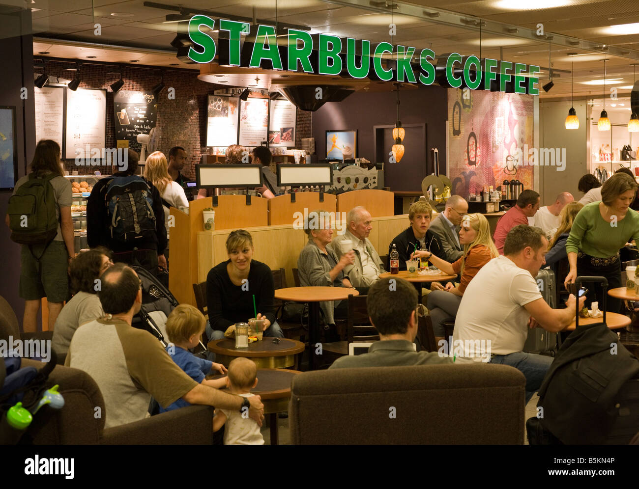 Starbucks Cafe, Frankfurt Airport, Germany Stock Photo - Alamy