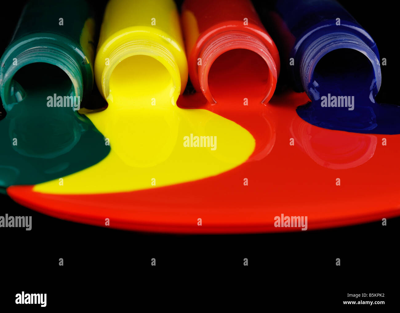 Spilt paint hi-res stock photography and images - Alamy