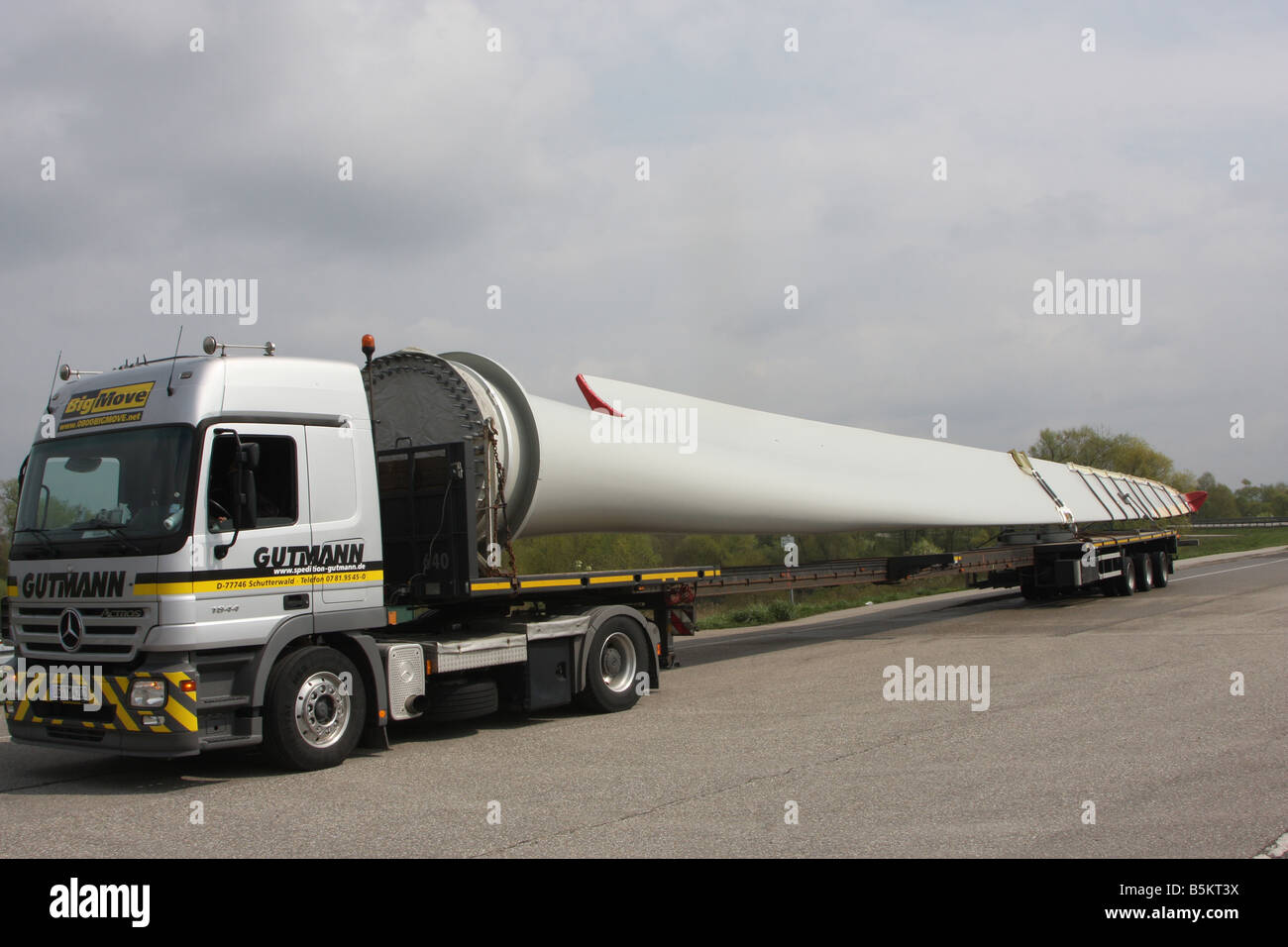 Truck transport turbine hi-res stock photography and images - Alamy