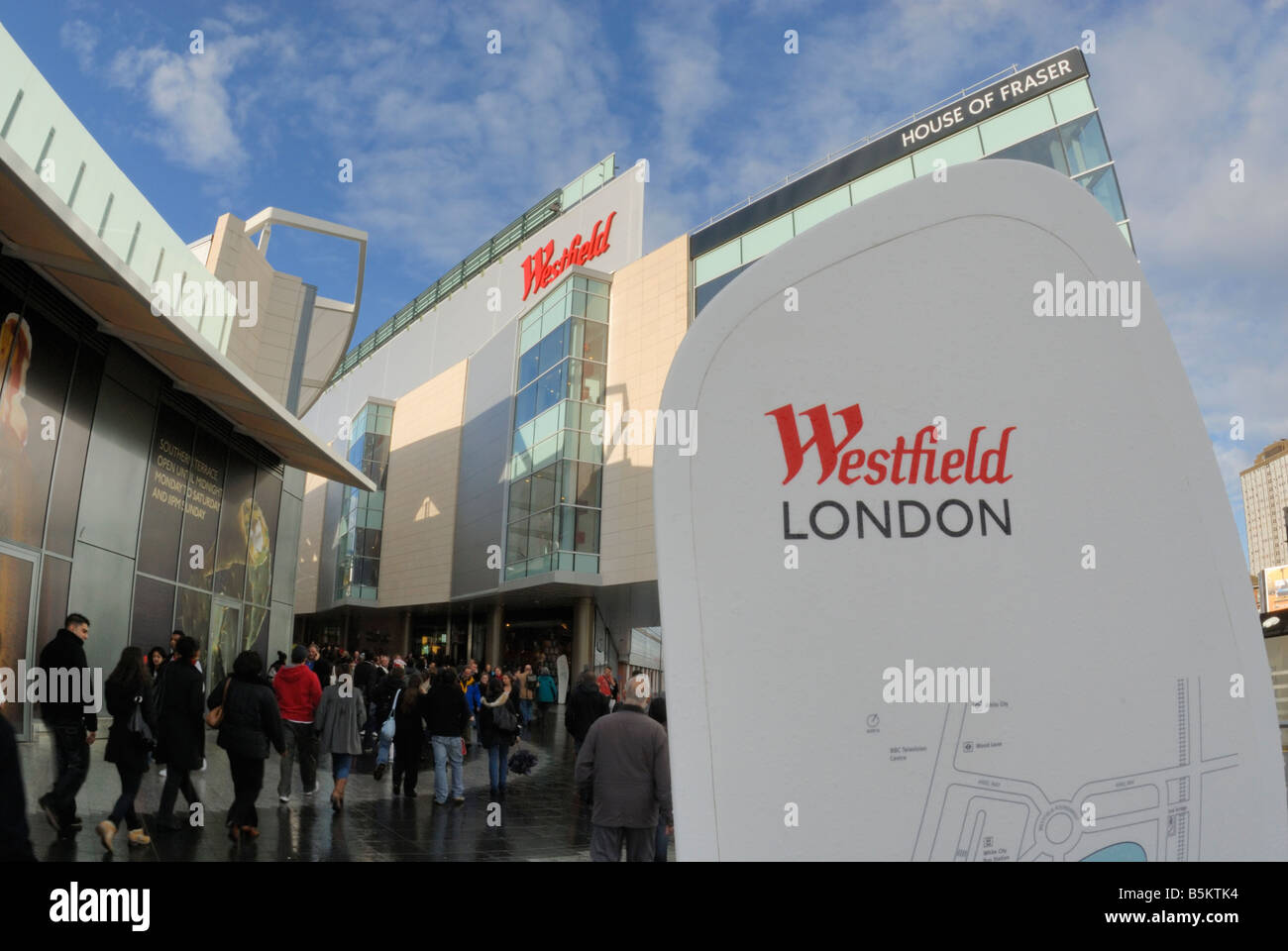 Westfield shopping centre hi-res stock photography and images - Alamy