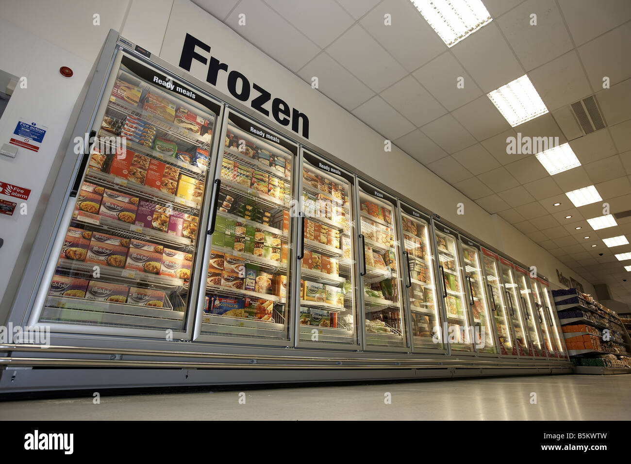 Ready meals in supermarket hi-res stock photography and images - Alamy