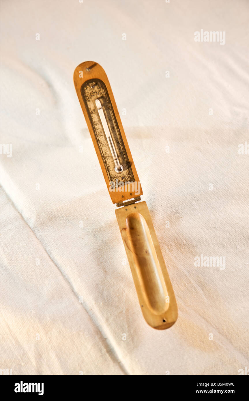 Celsius and fahrenheit scale hi-res stock photography and images - Alamy