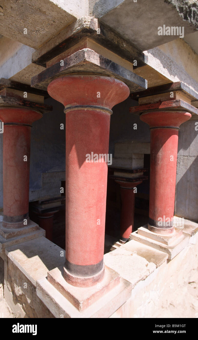 Palace of knossos hi-res stock photography and images - Alamy