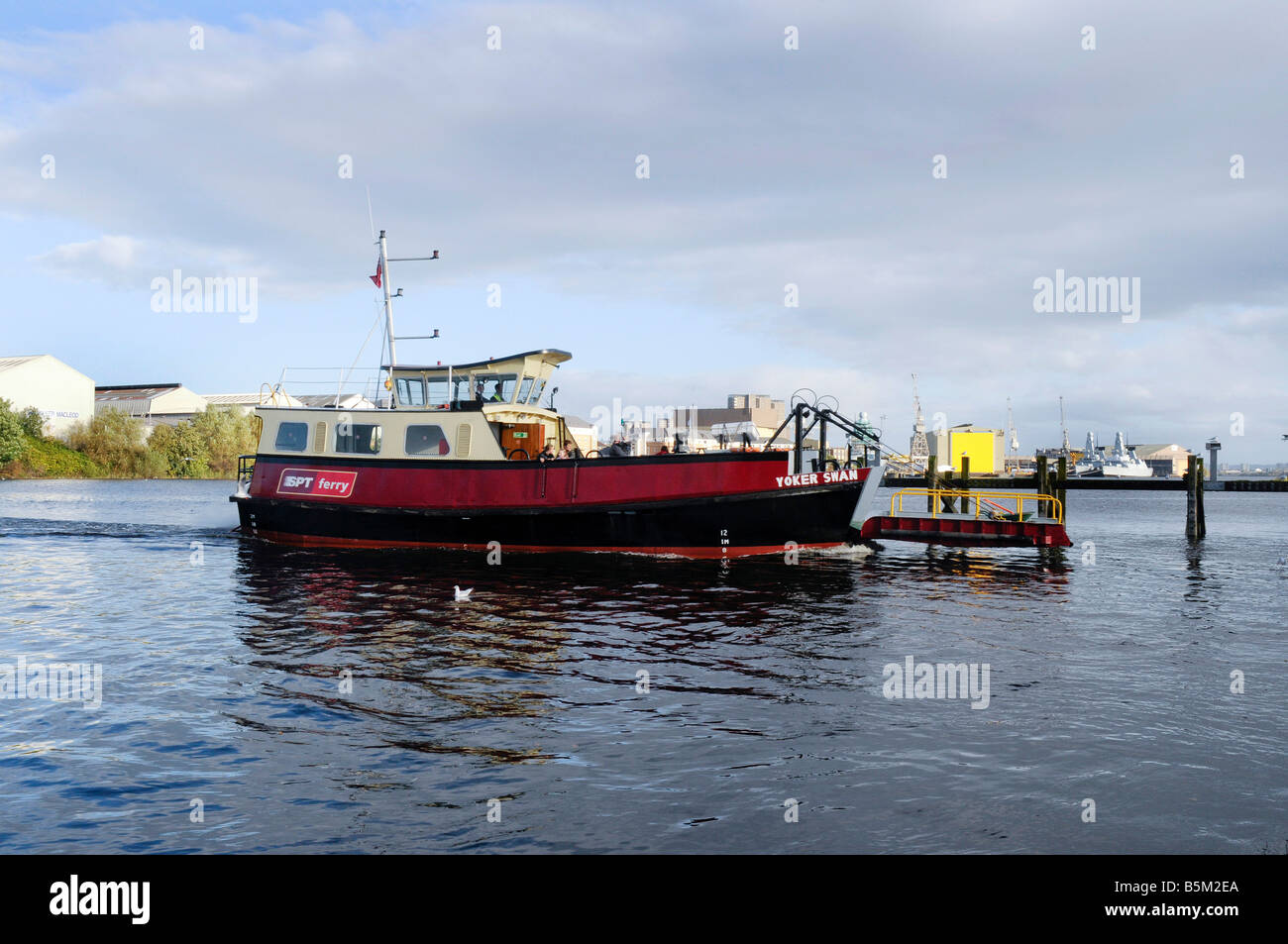 Renfrew-Yoker Ferry, River Clyde, Renfrew, Glasgow, Scotland Stock ...