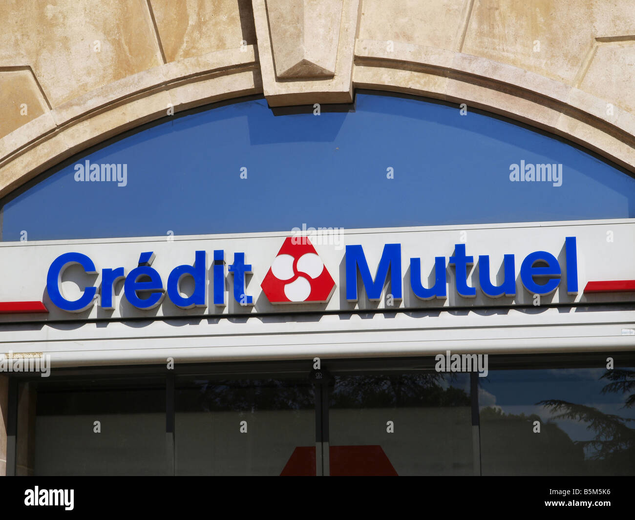 Mutuel hi-res stock photography and images - Alamy