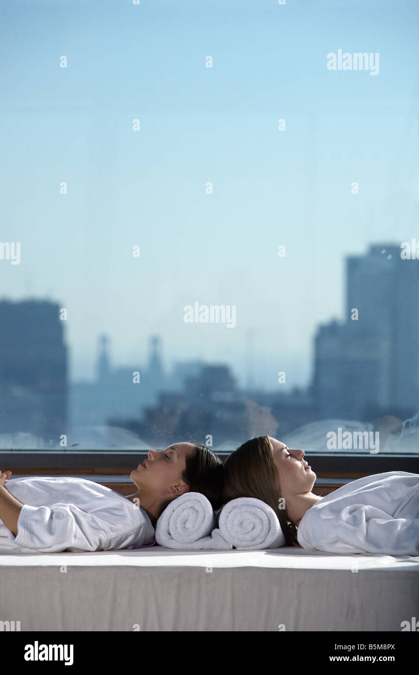 Women friends relax spa pool hi-res stock photography and images - Alamy