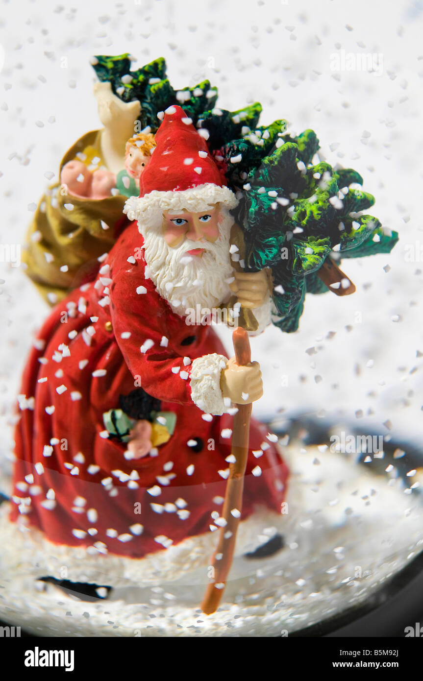 Christmas glass dome hi-res stock photography and images - Alamy