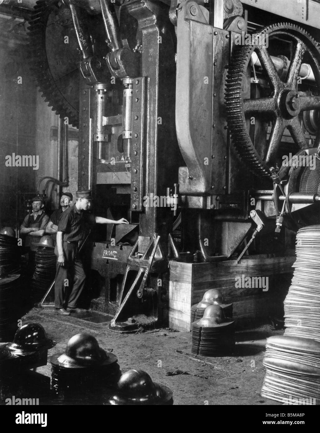 Us war production Black and White Stock Photos & Images - Alamy