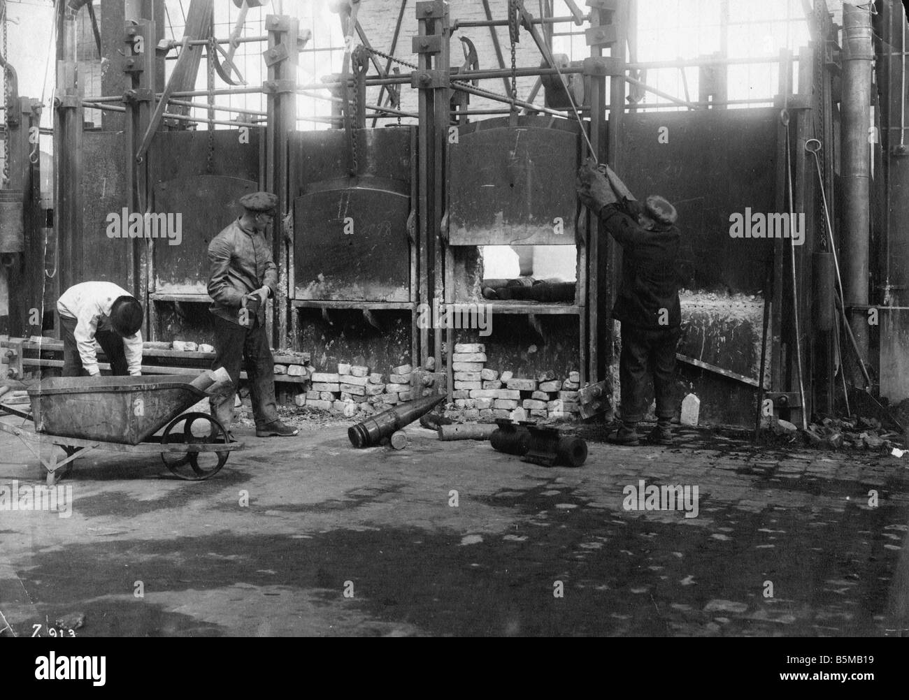 Melting shells hi-res stock photography and images - Alamy