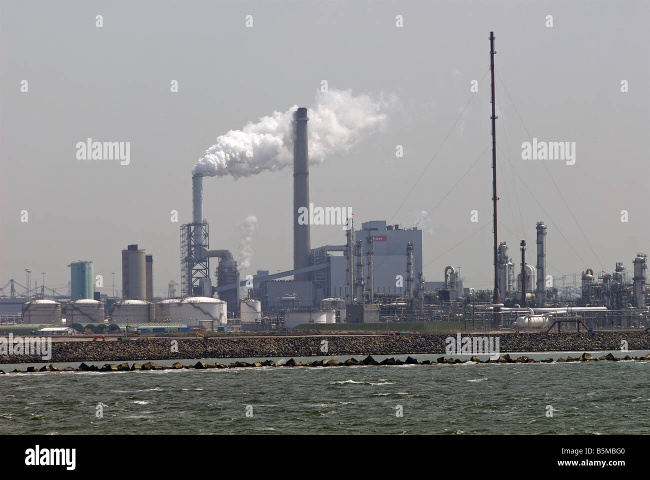 Maasvlakte oil refinery, operated jointly by BP, ExxonMobil, Shell and ...