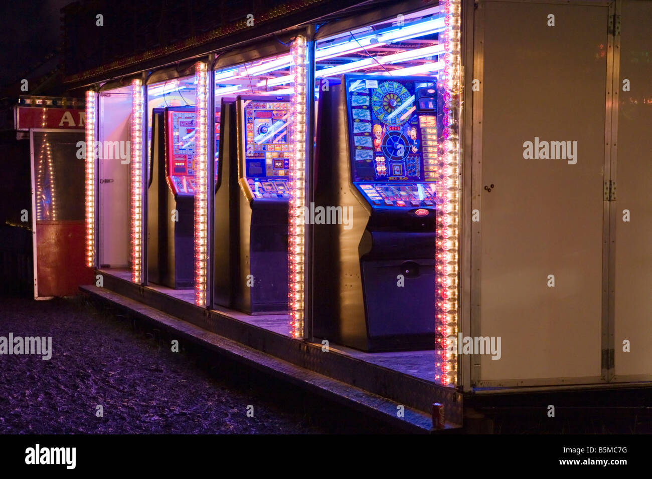 Funfair machines hi-res stock photography and images - Alamy