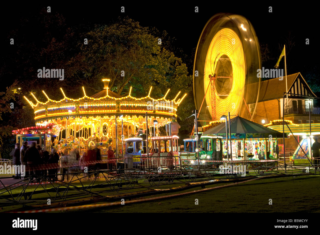 Fairground at night Chesterfield Derbyshire England UK Stock Photo - Alamy