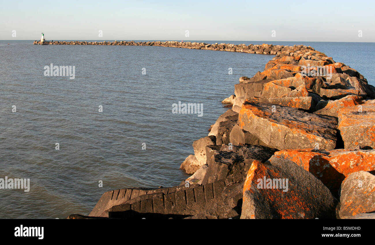 Stone rock pier hi-res stock photography and images - Alamy
