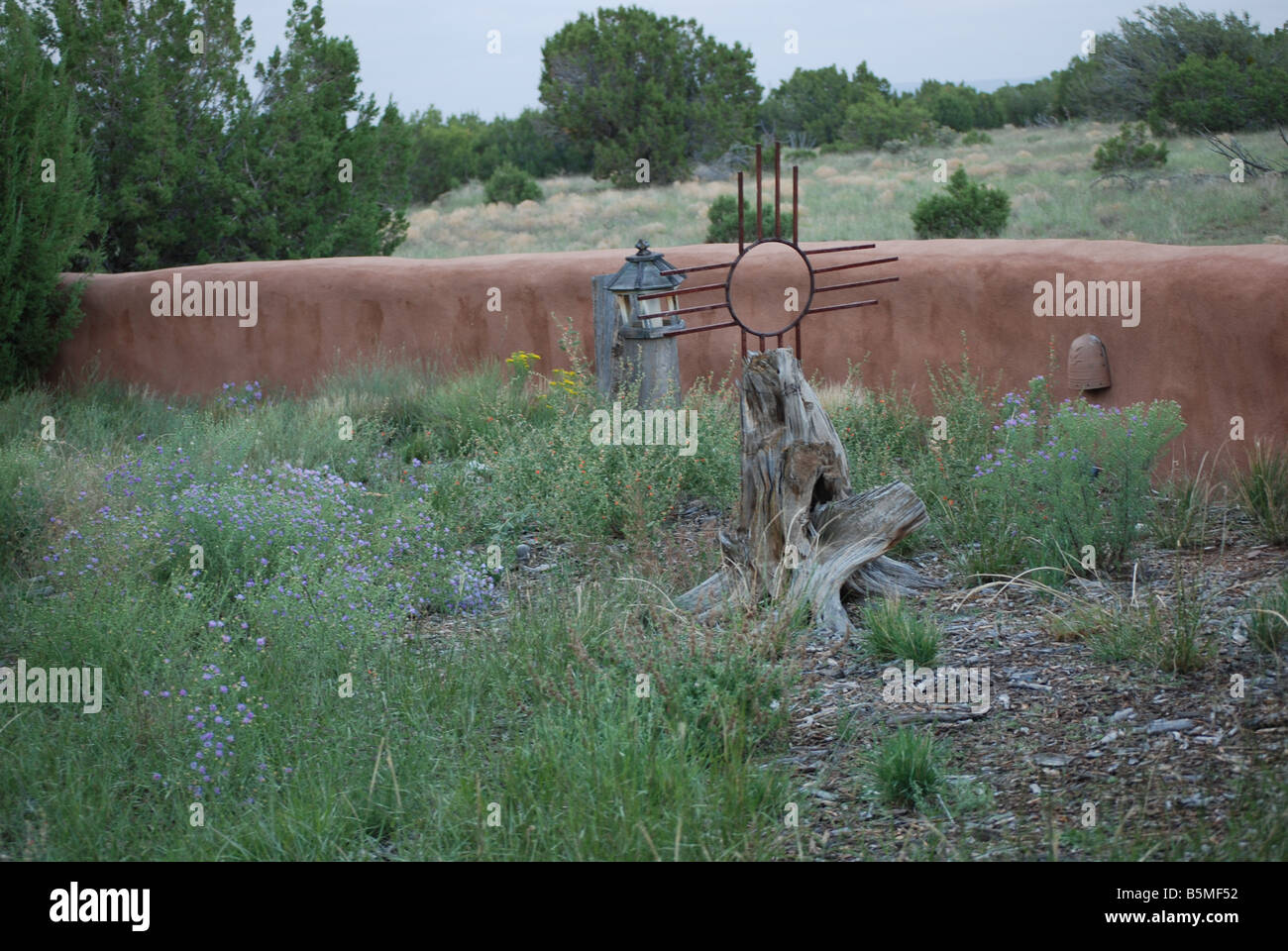 Cross ranch hi-res stock photography and images - Alamy