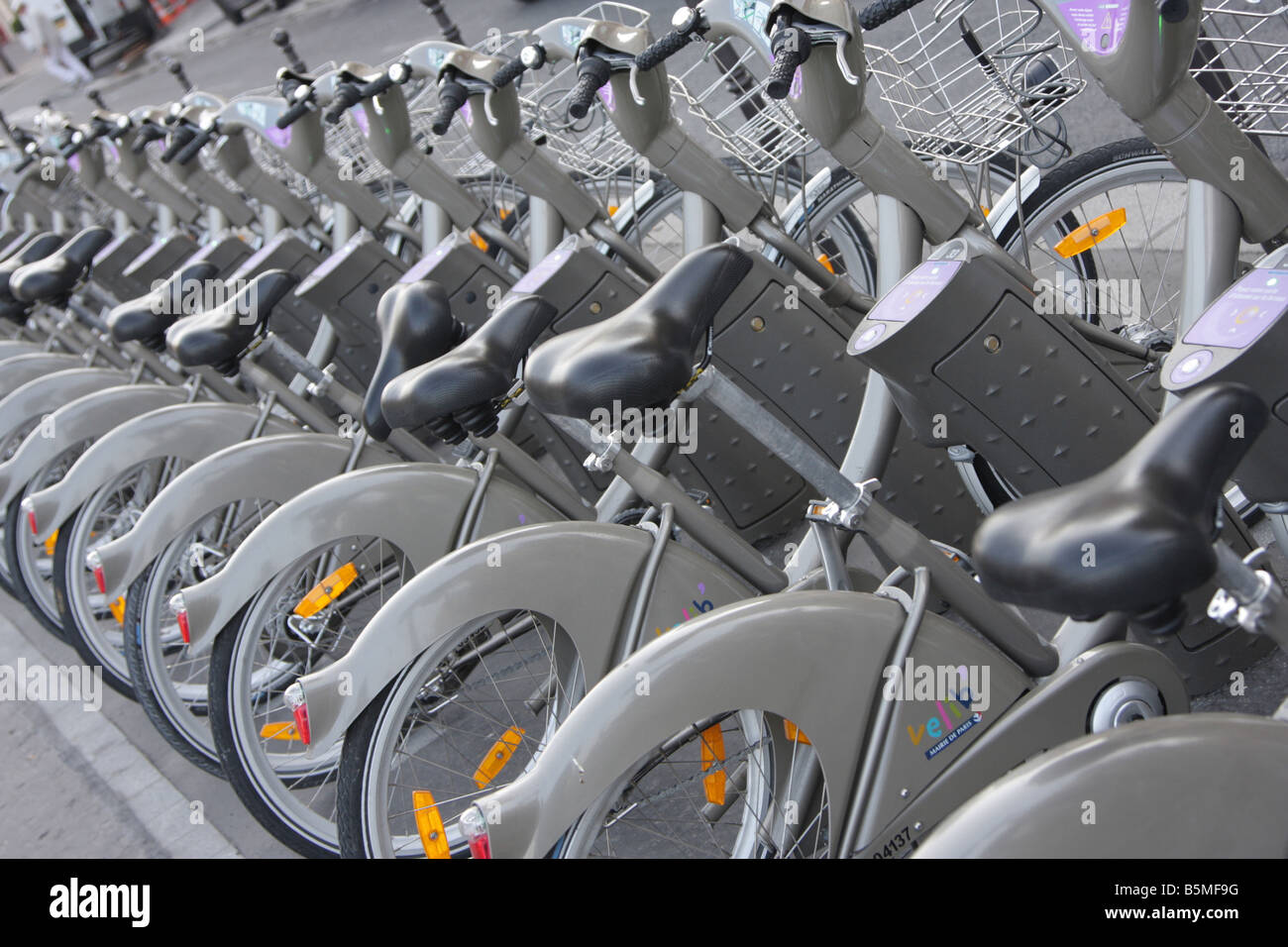 Velib bike park hi-res stock photography and images - Alamy