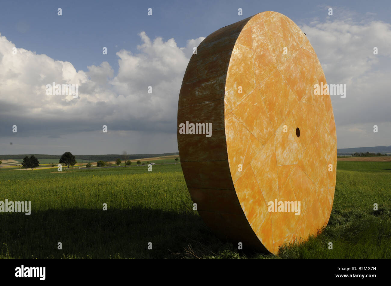 Wheel art hi-res stock photography and images - Alamy