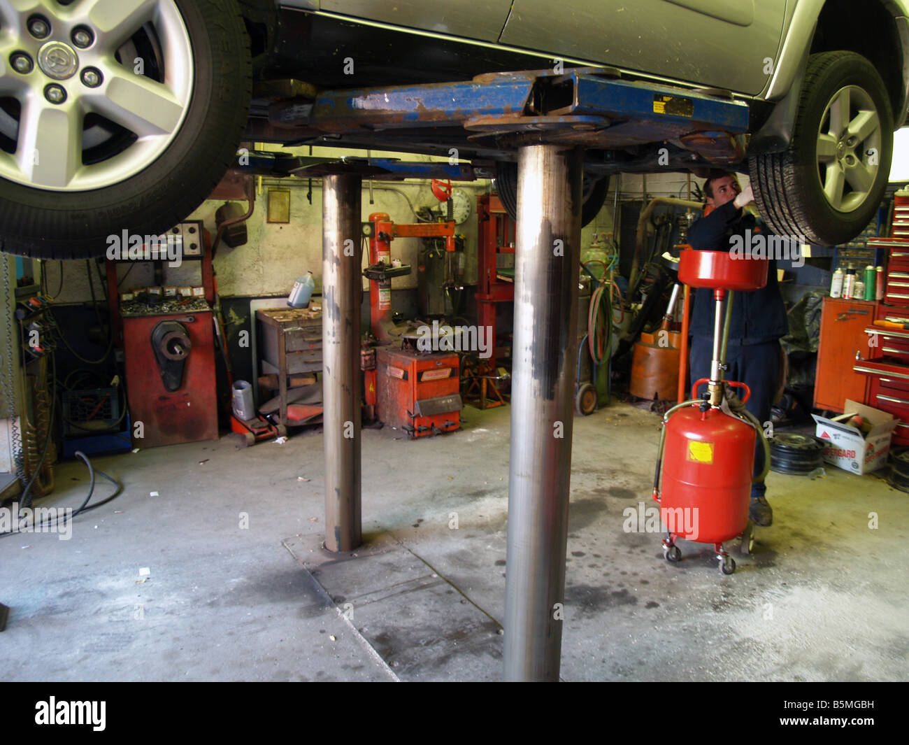 Gas engine tools for mechanics hi-res stock photography and images - Alamy