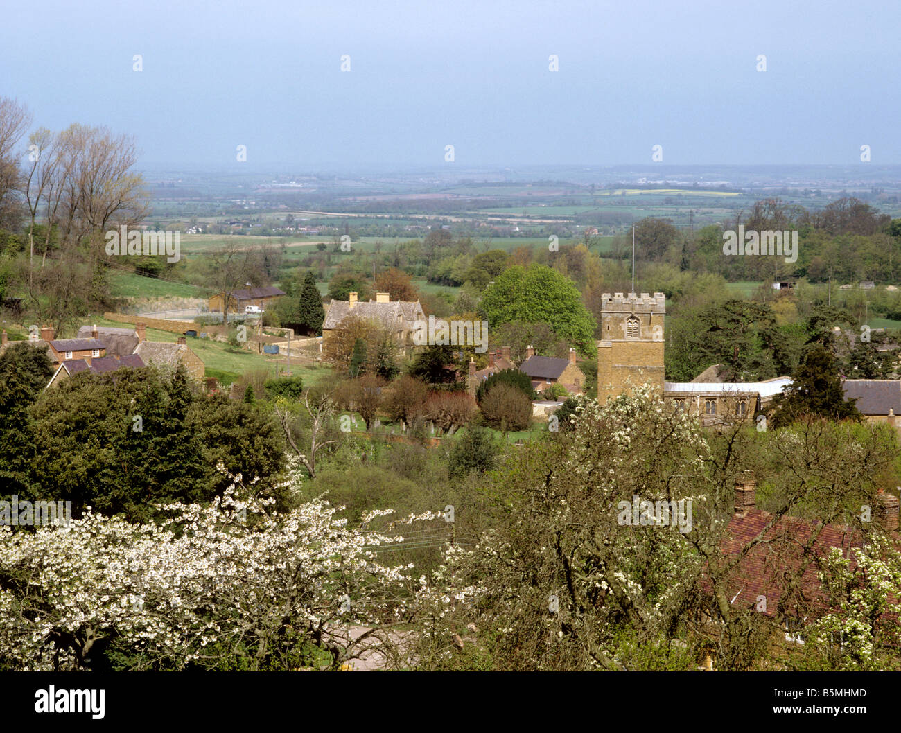 Cotswolds spring hi-res stock photography and images - Alamy