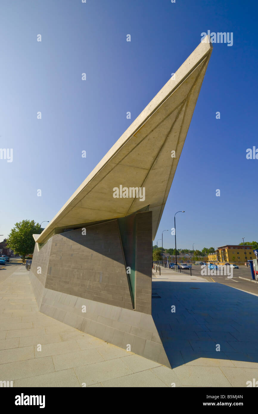 Modern toilet block hi-res stock photography and images - Alamy